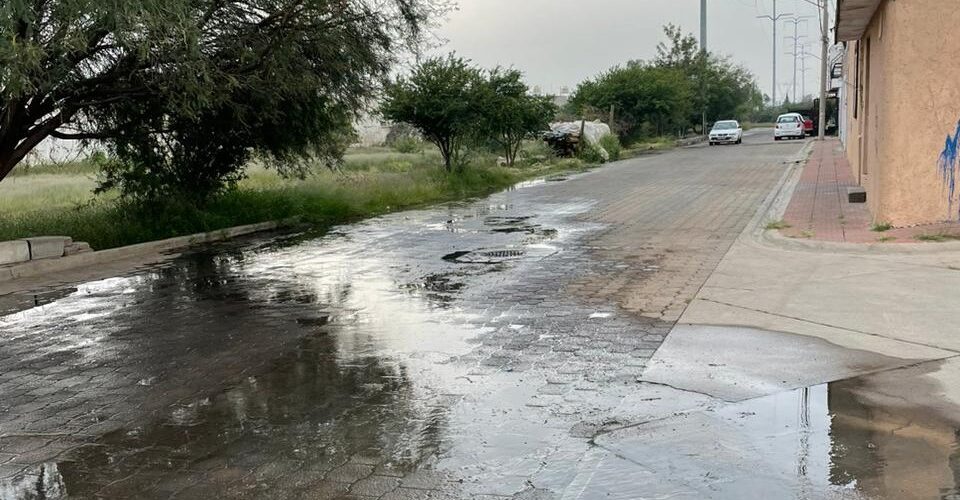 Reportan enorme fuga de agua en Pozo Bravo – El Clarinete Reportan enorme fuga de agua en Pozo Bravo – El Clarinete